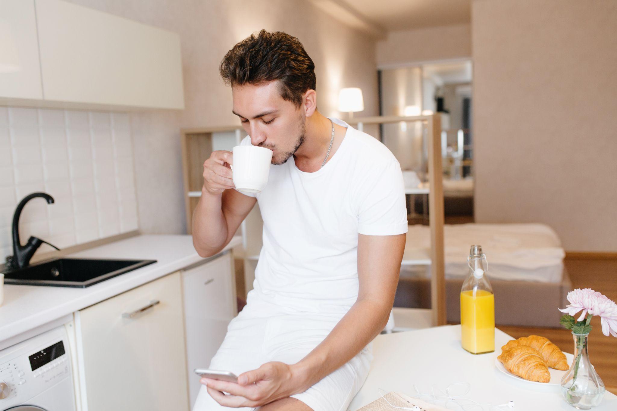 How to Stay Off Your Phone in the Morning